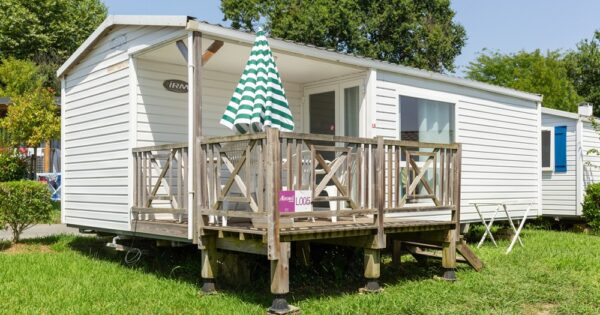 What You Should Know When Transferring A Mobile Home Title - Gosselin Homes